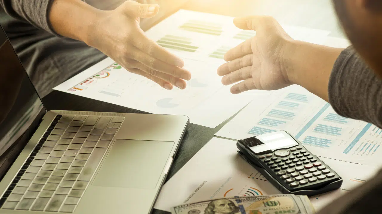 How To Cut Down Supply Chain Costs And Improve Performance